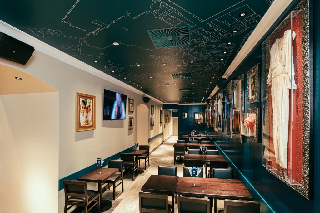 Traslado con almuerzo al exclusivo Hard Rock Cafe Roma